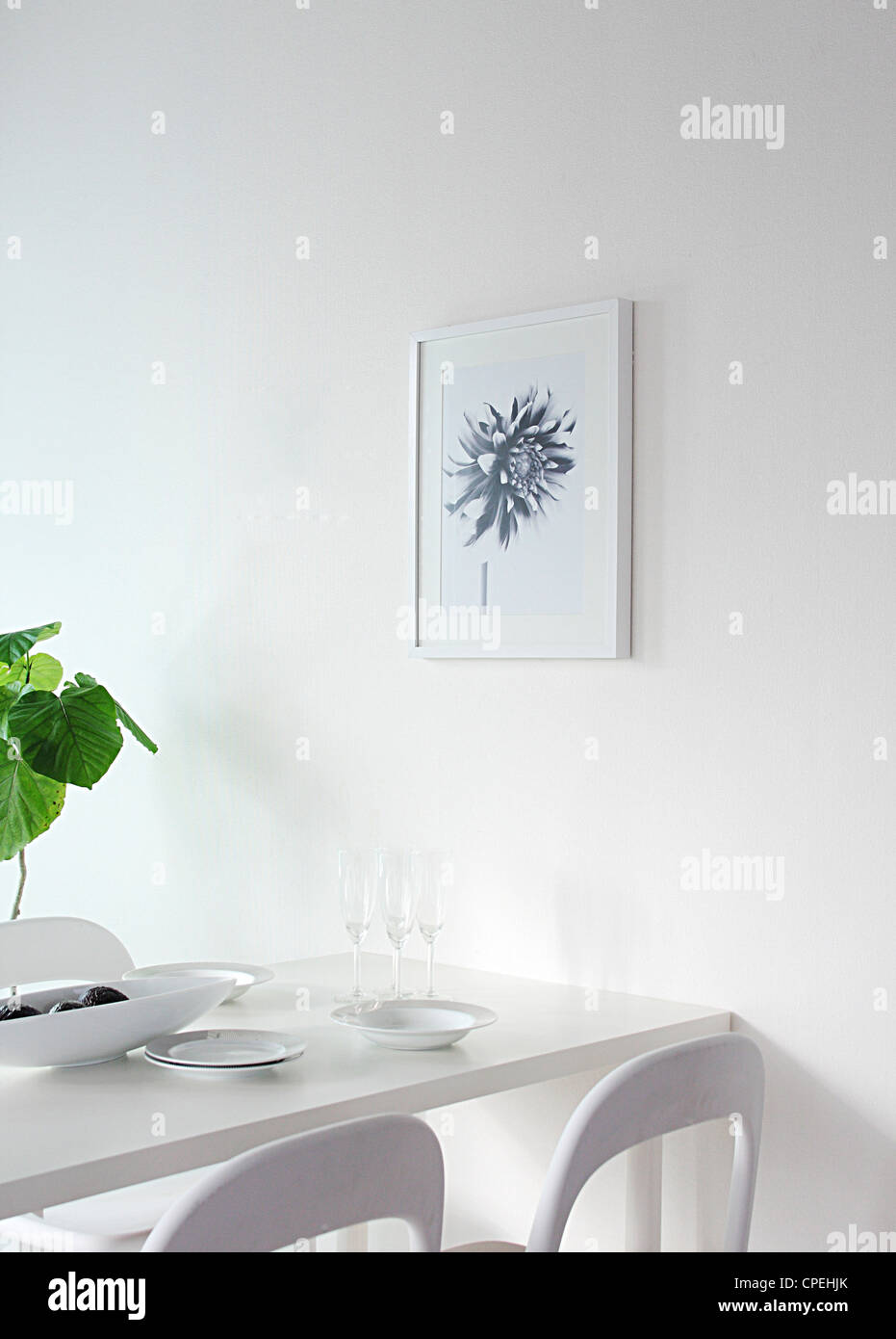 Empty Dining Table Stock Photo - Alamy