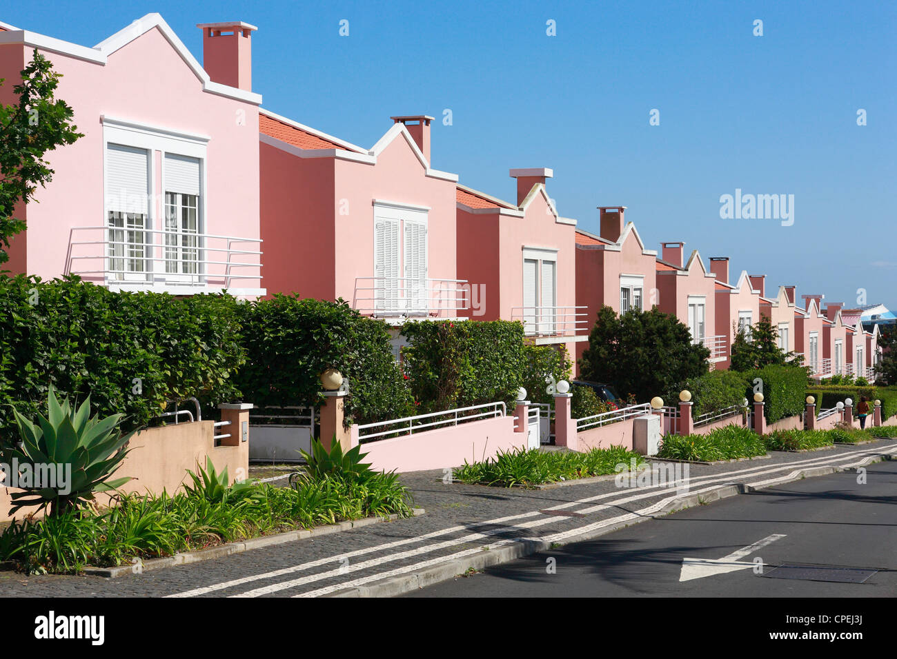 Neighborhood houses hi-res stock photography and images - Alamy