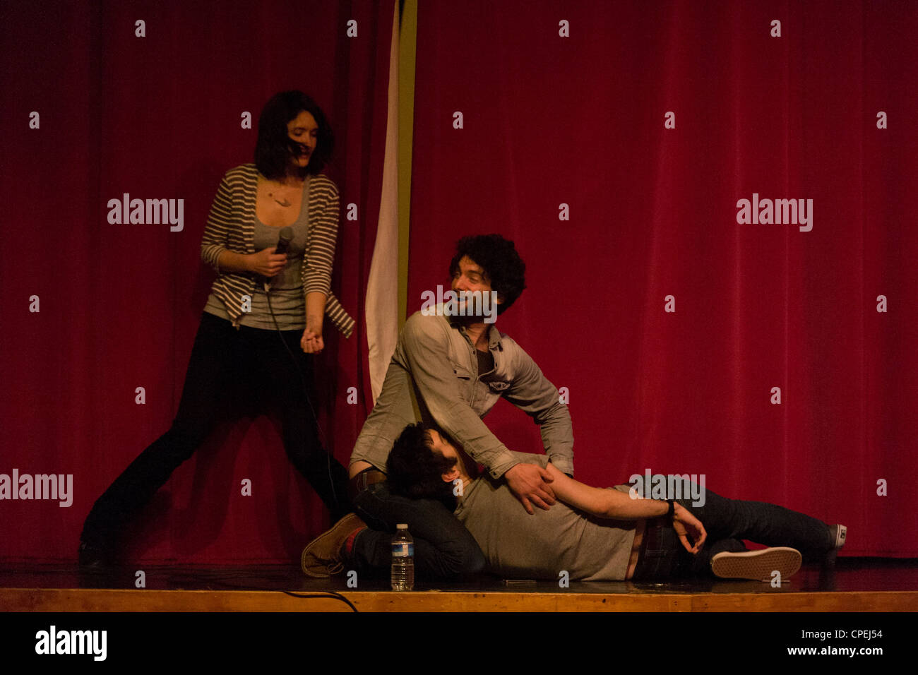 Comedians on stage hi-res stock photography and images - Alamy