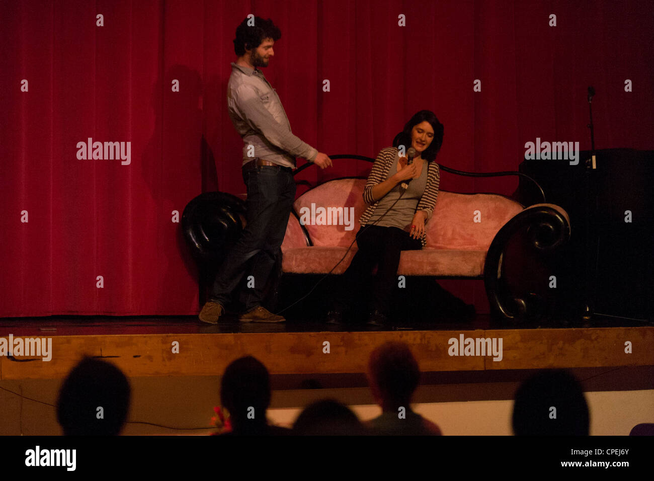 Comedy gig audience hi-res stock photography and images - Alamy