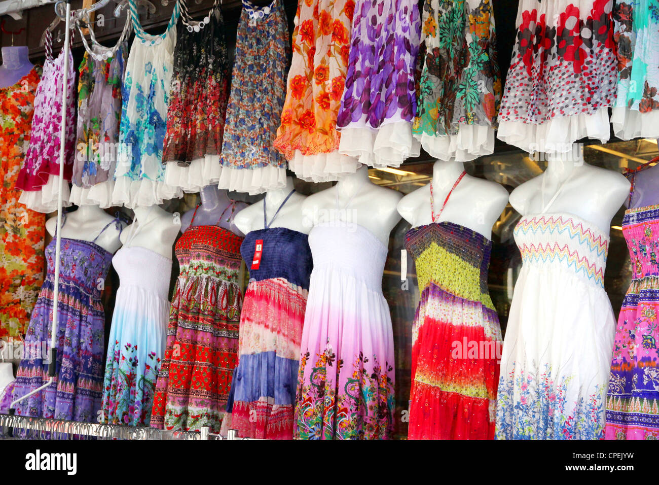 Indian women colorful clothing hi-res stock photography and images - Alamy