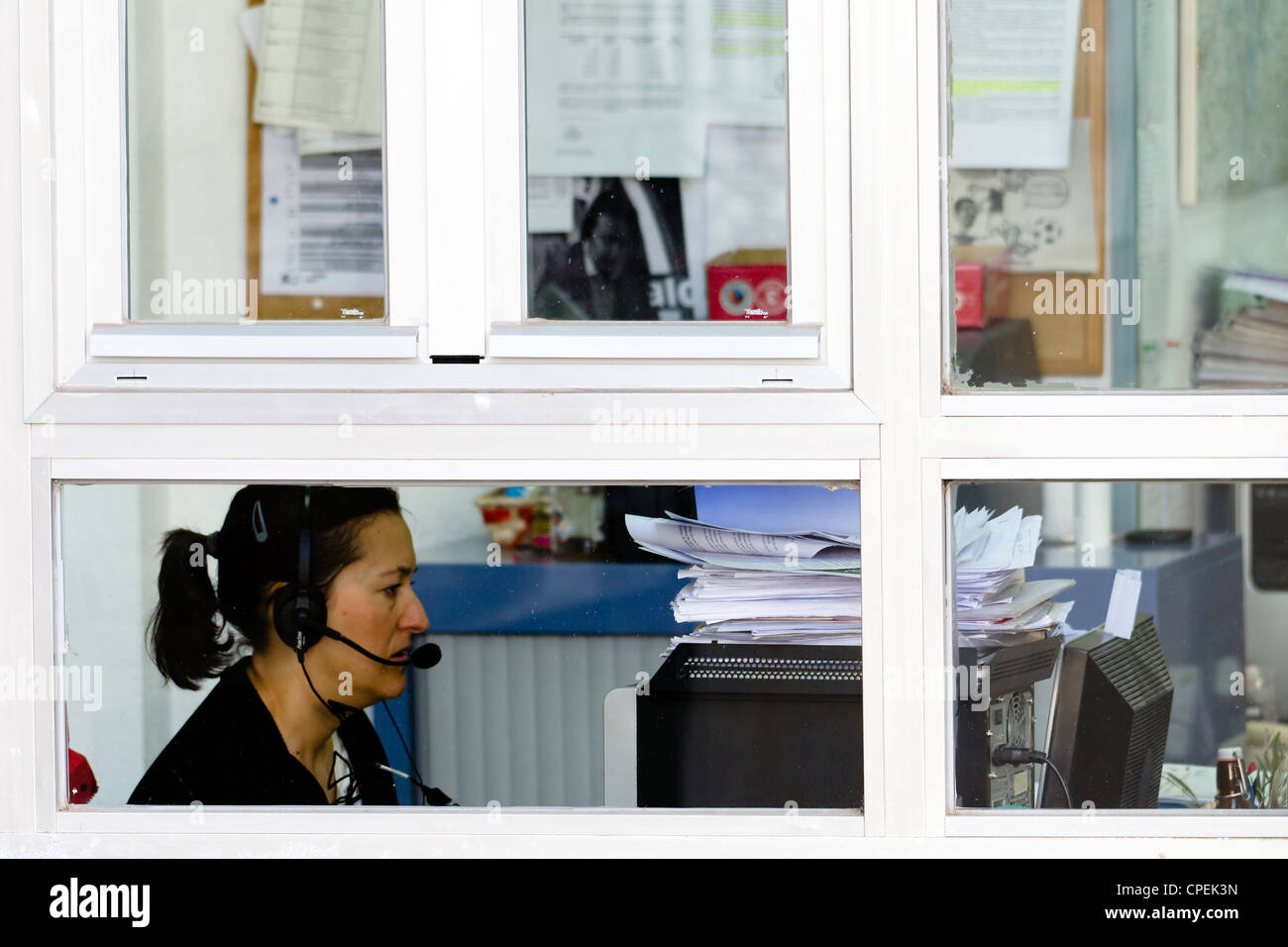 Telephone operator hi-res stock photography and images - Alamy