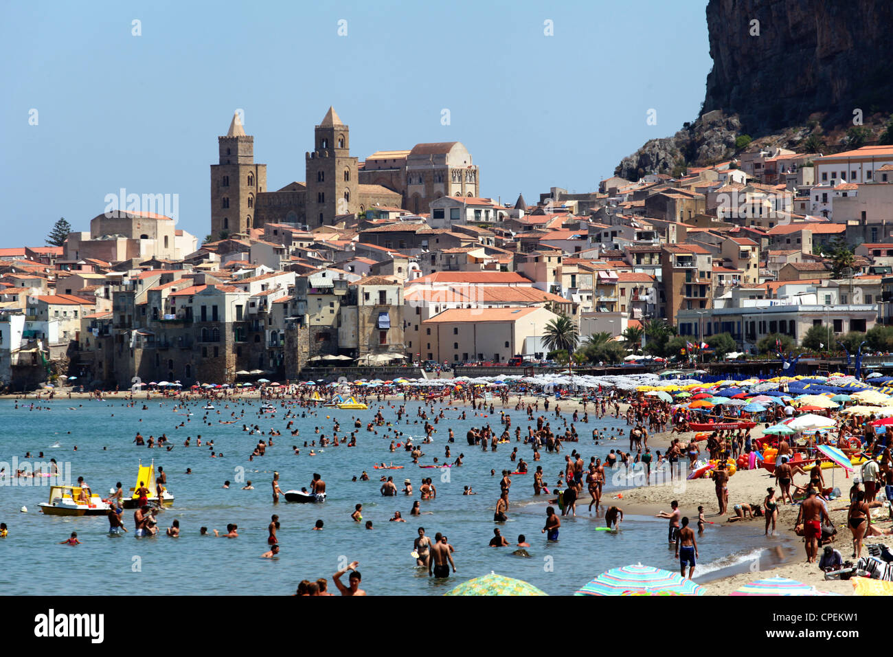 Cefalu waves hi-res stock photography and images - Alamy