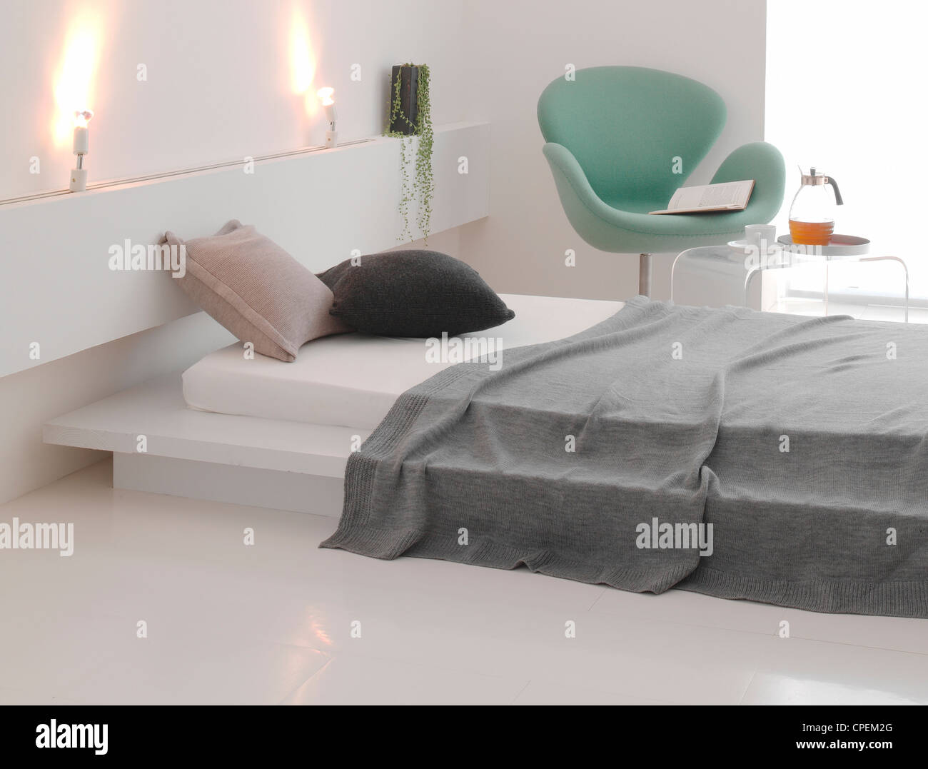 White Modern Bedroom Stock Photo - Alamy