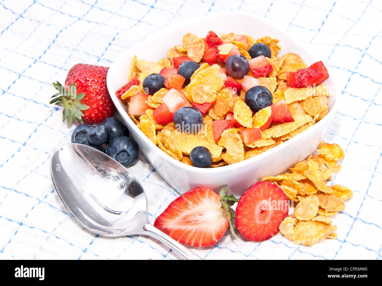 Closeup cornflakes berry fruits hi-res stock photography and images - Alamy