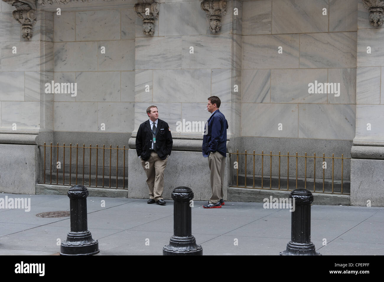 Us stock exchange traders hi-res stock photography and images - Alamy
