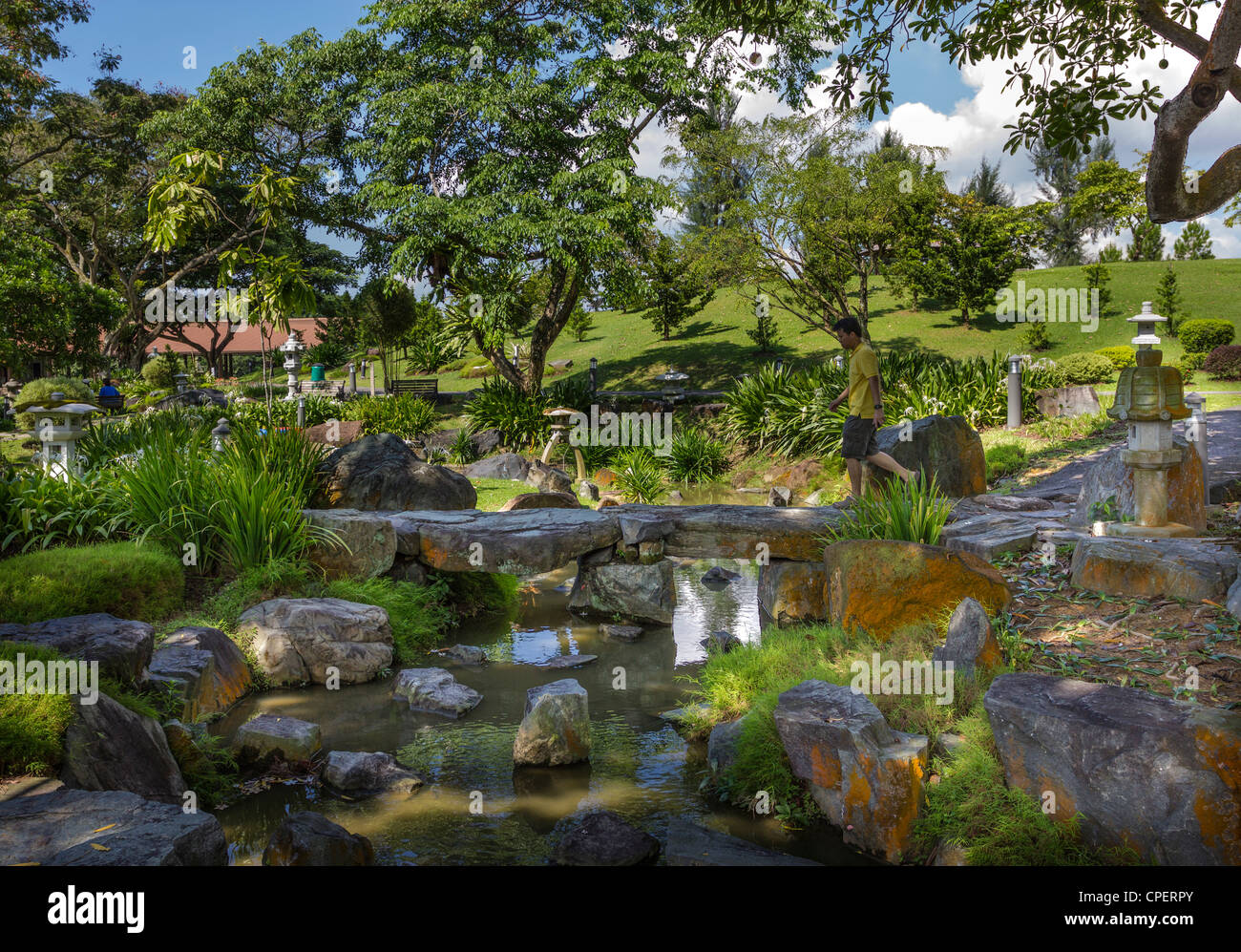 Small bridge in chinese and japanese gardens hi-res stock photography ...