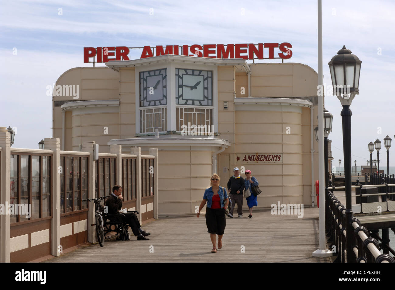 Amusement arcade worthing pier worthing hi-res stock photography and ...