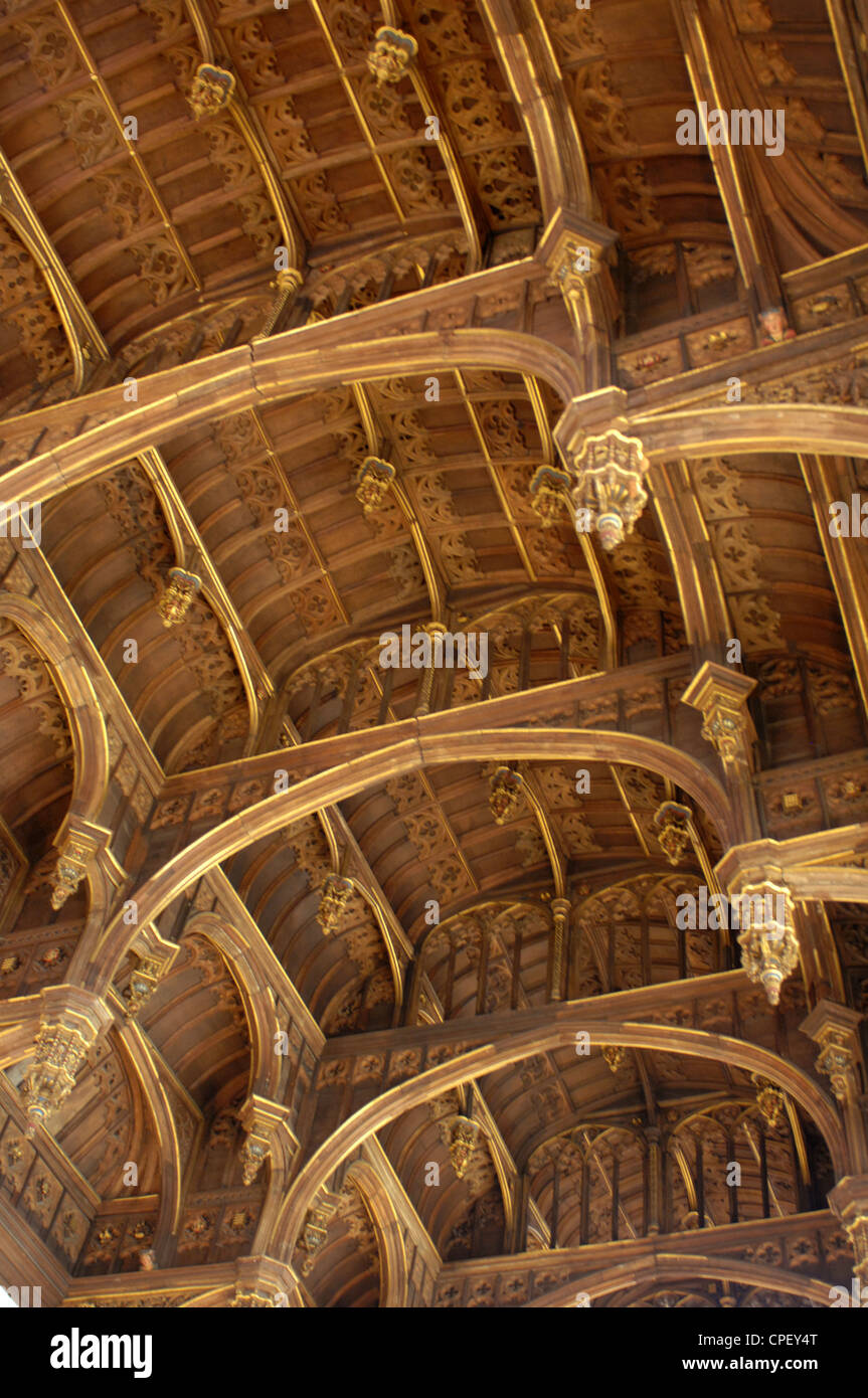Great hall hampton court palace hi-res stock photography and images - Alamy