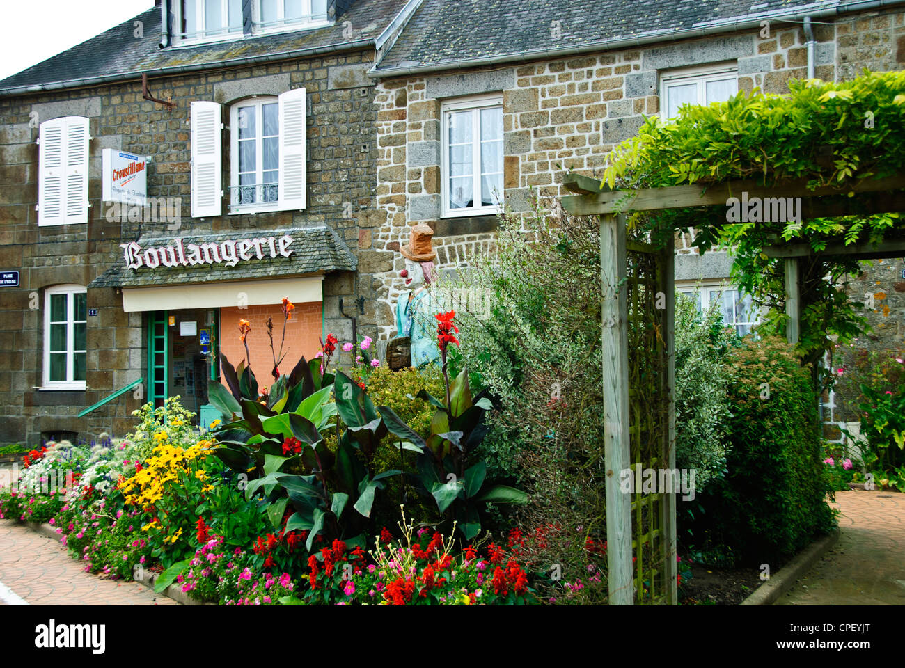 La Sauavagere,Church, Decorative Flower Displays,Plus Beaux Village ...
