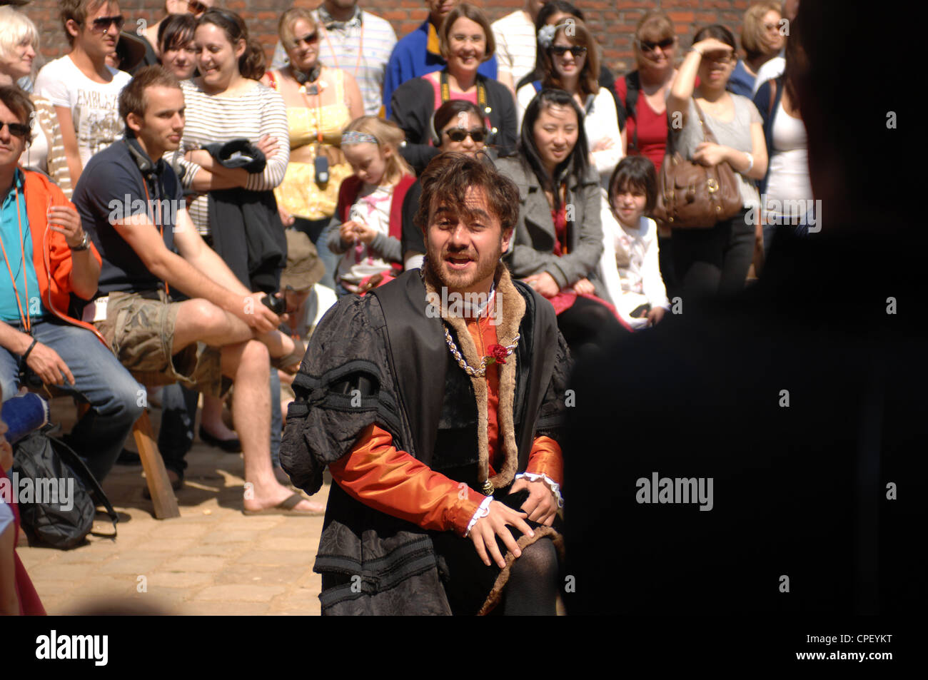 Medieval actors perform at Hampton Court Palace, Kew, London, UK Stock ...