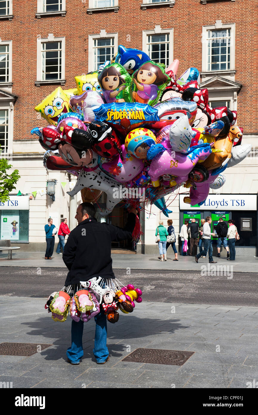 Selling cartoon characters High Resolution Stock Photography and Images ...
