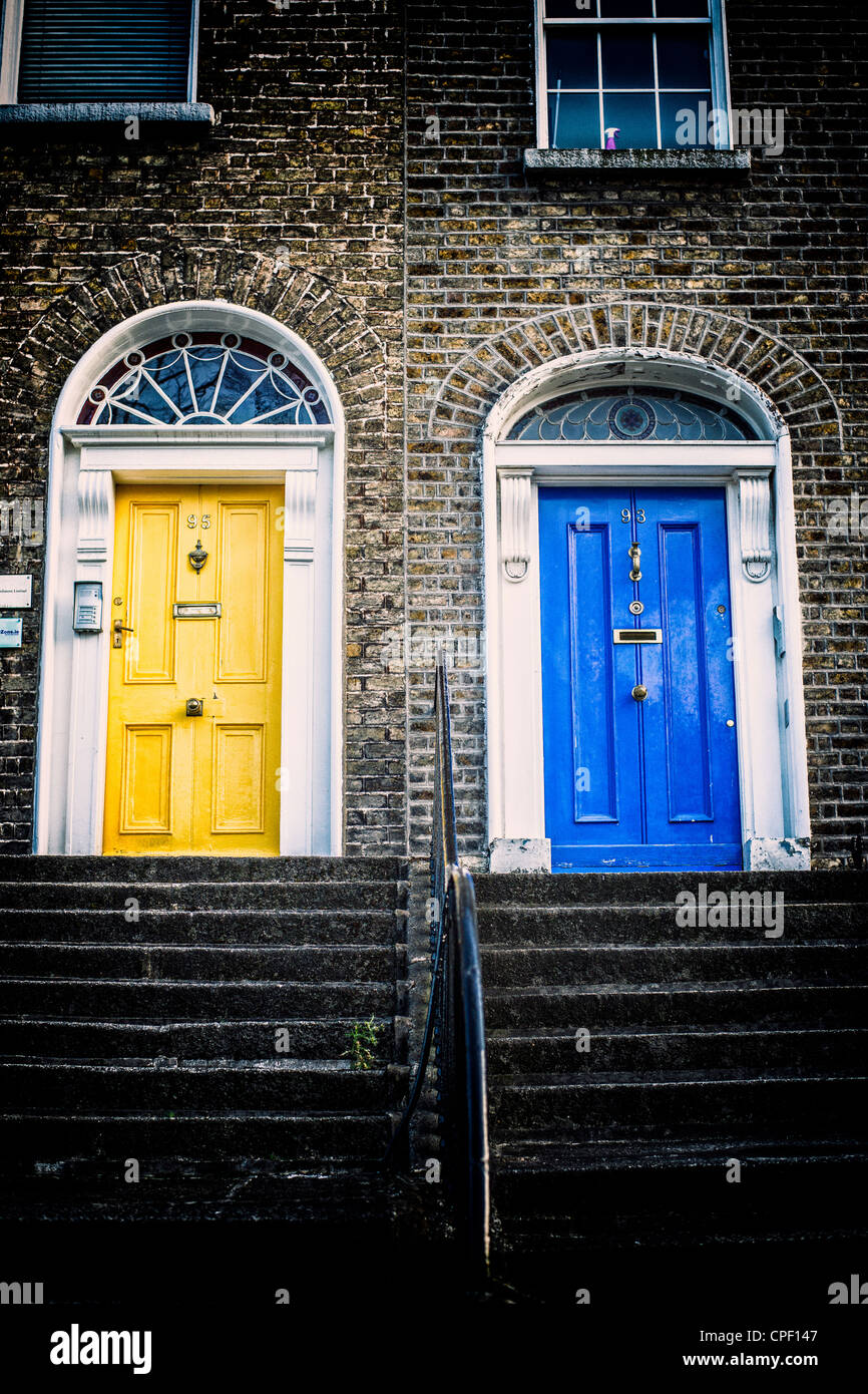 Colorful front doors hi-res stock photography and images - Alamy
