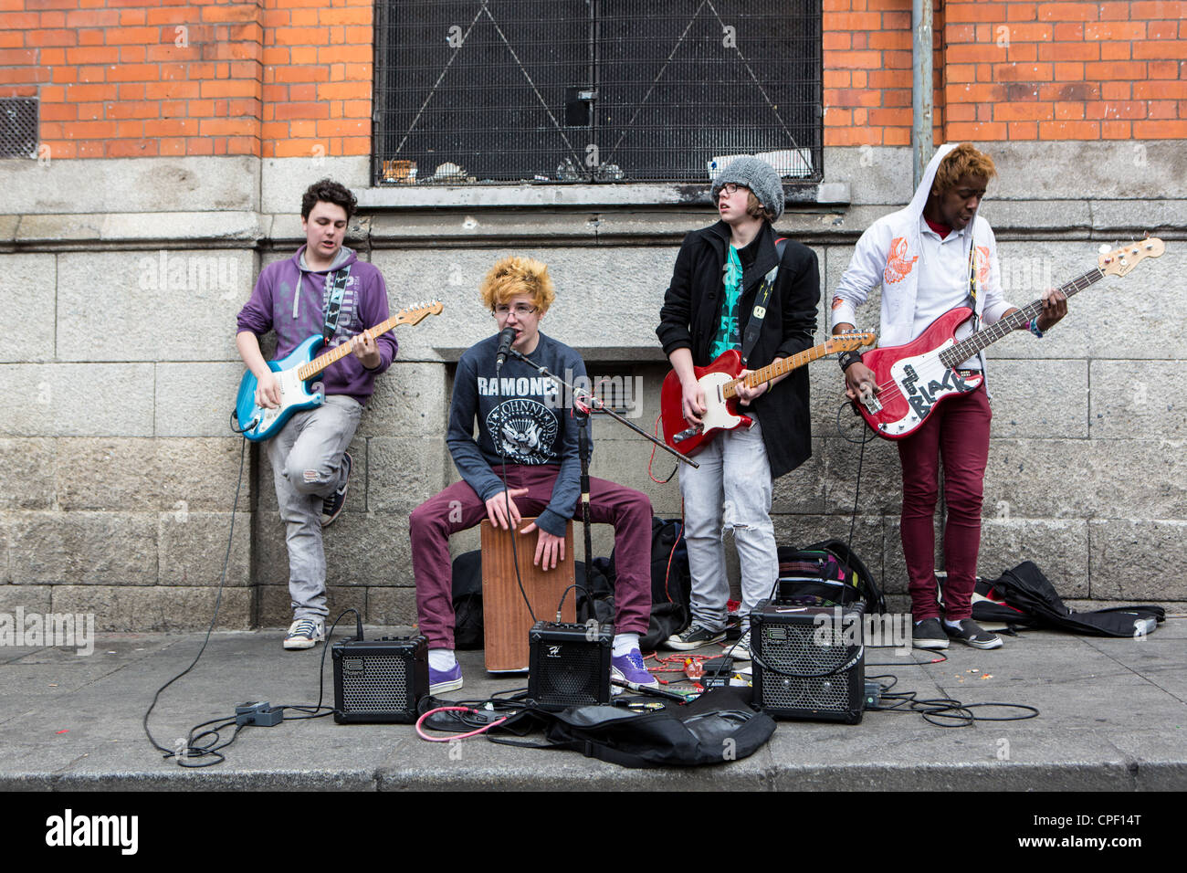 Sang in dublin hi-res stock photography and images - Alamy