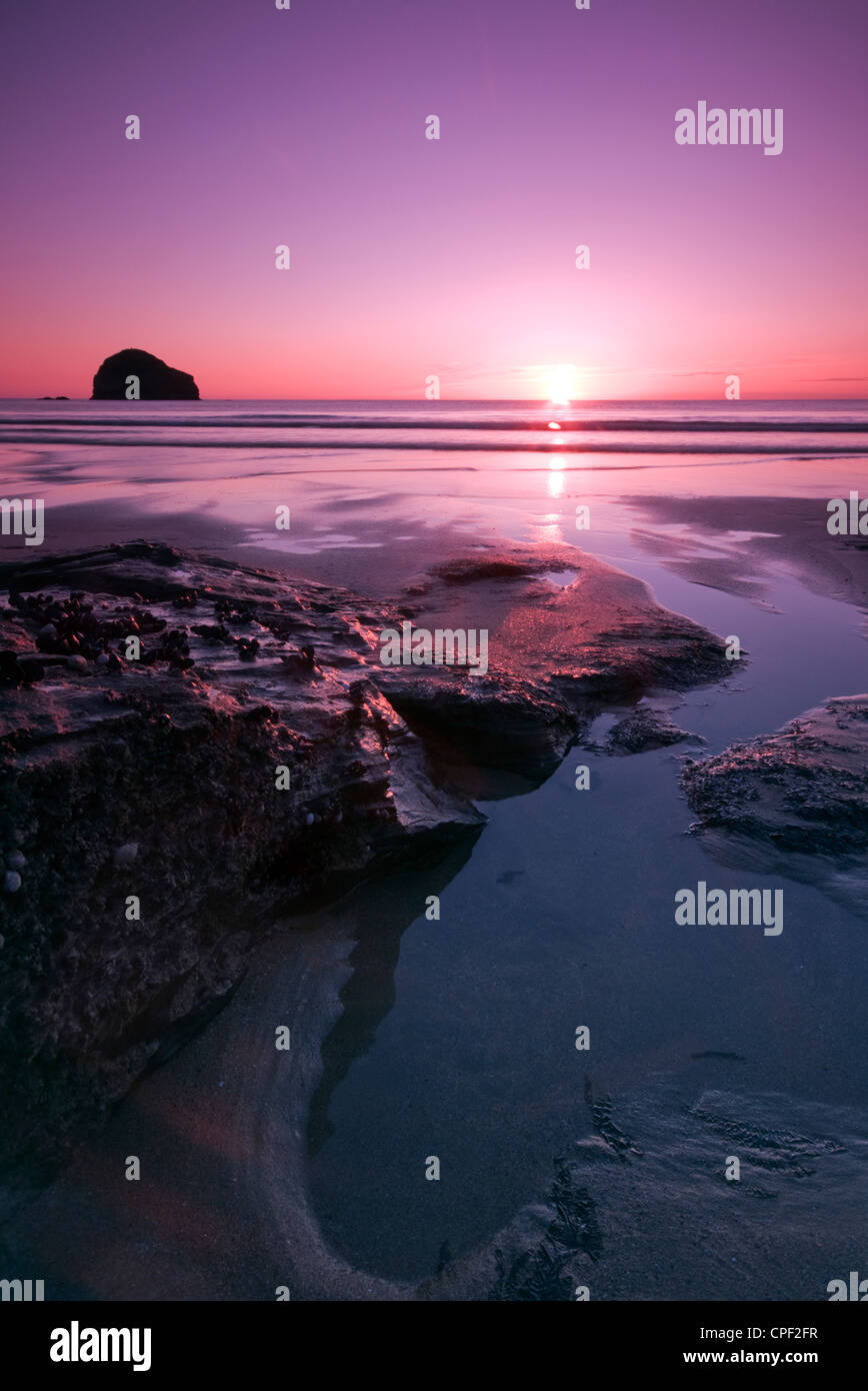 Long exposure trebarwith strand hi-res stock photography and images - Alamy