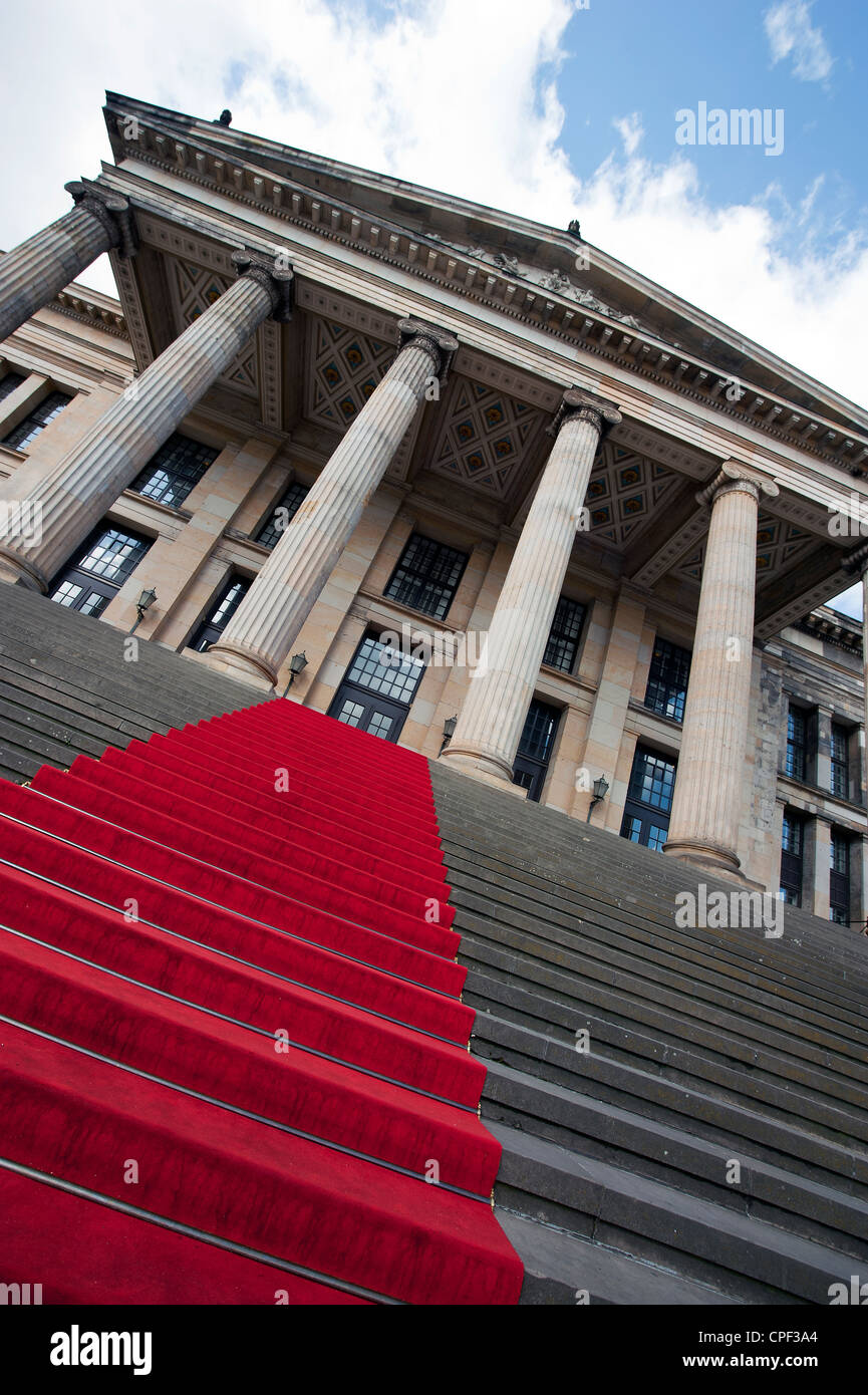 Diagonal Columns Architecture High Resolution Stock Photography and ...