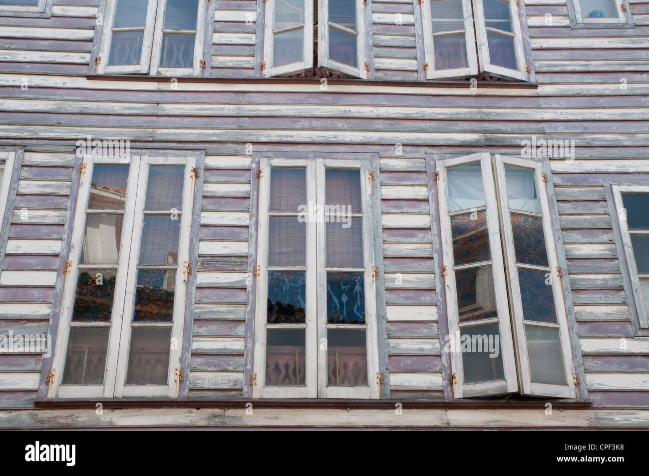 Horizontal timber cladding hi-res stock photography and images - Alamy