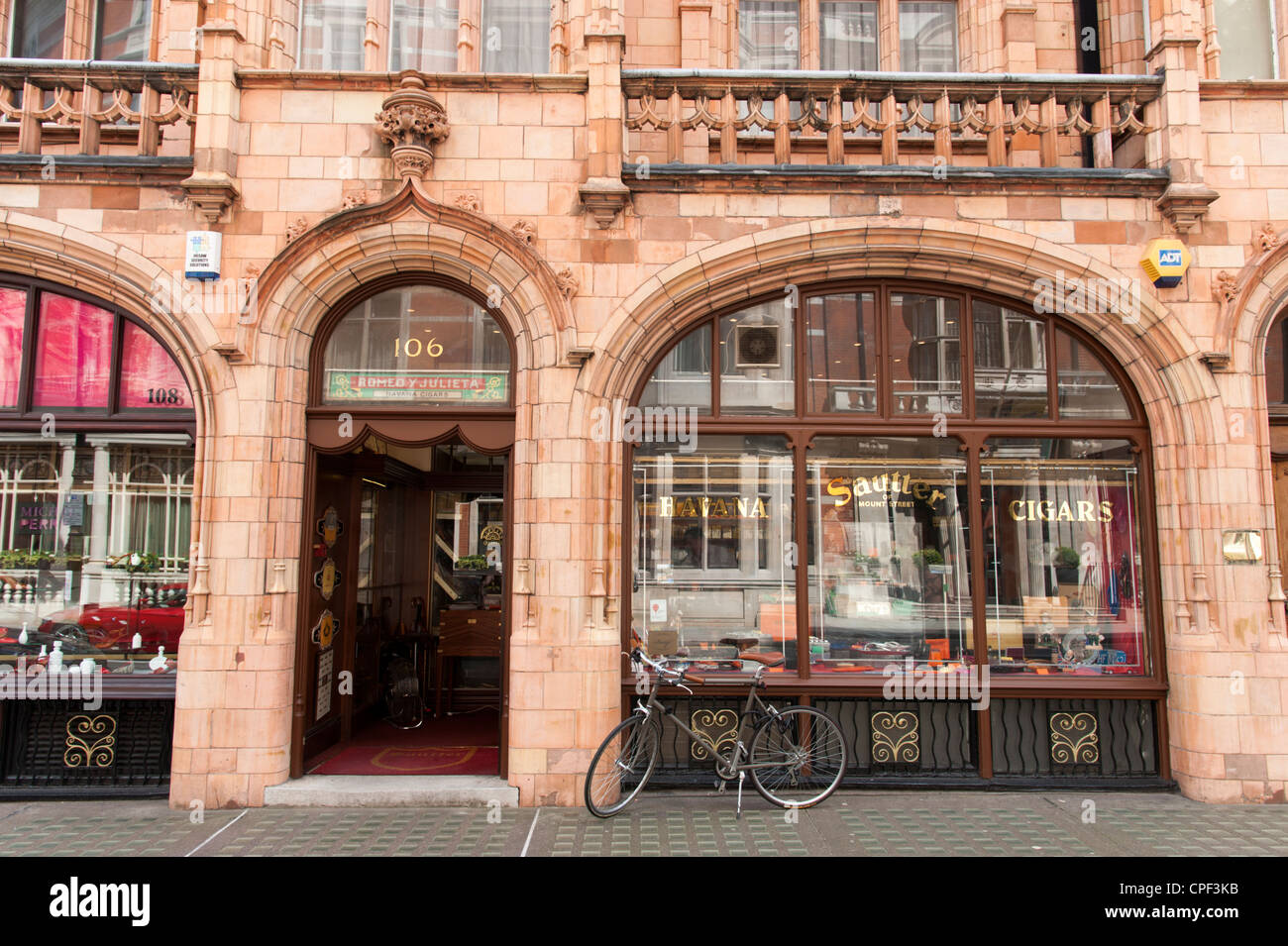 Sautter Cigars in Mount Street, Mayfair, London, England, UK Stock ...