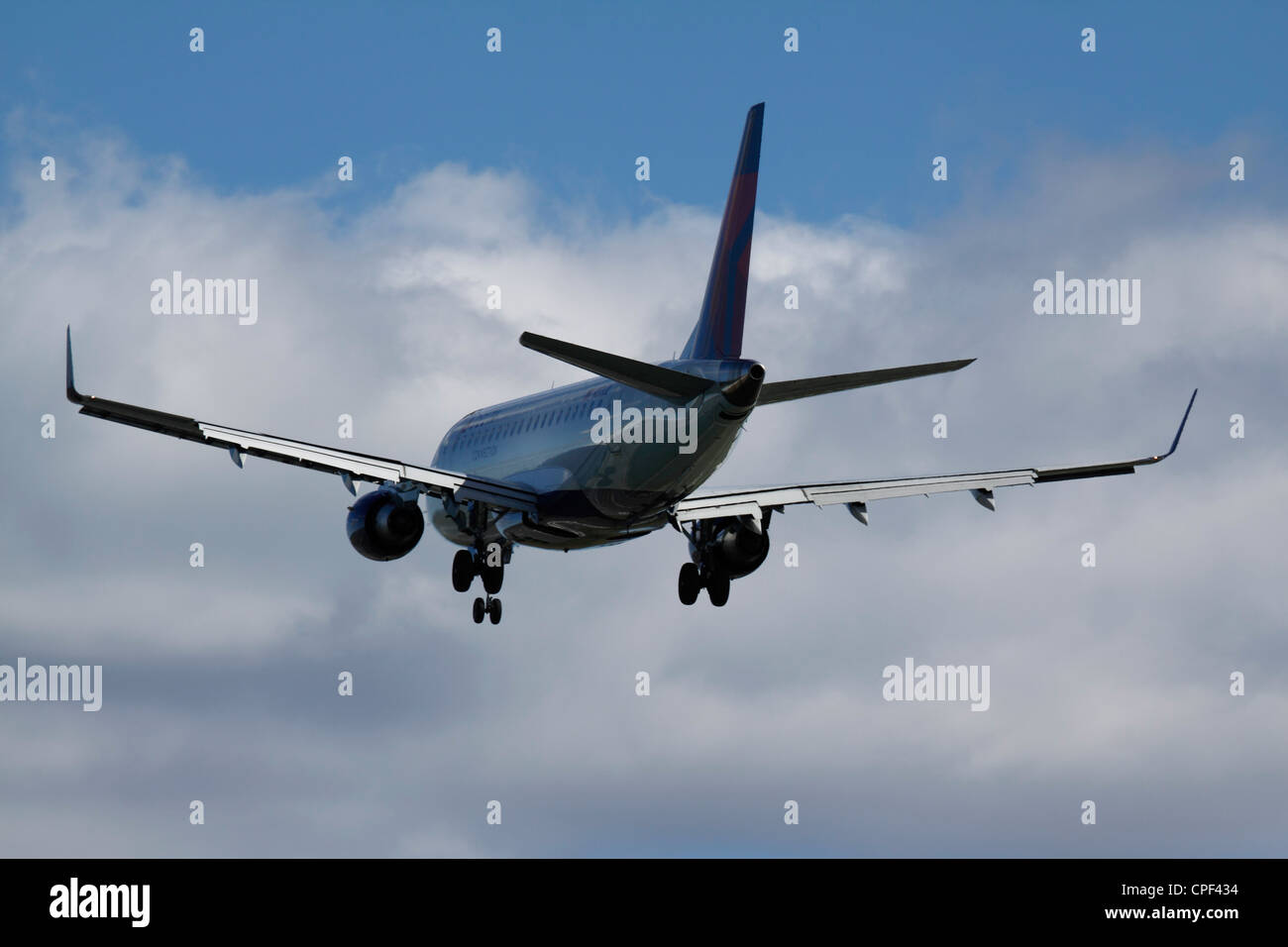 Delta connection aircraft hi-res stock photography and images - Alamy