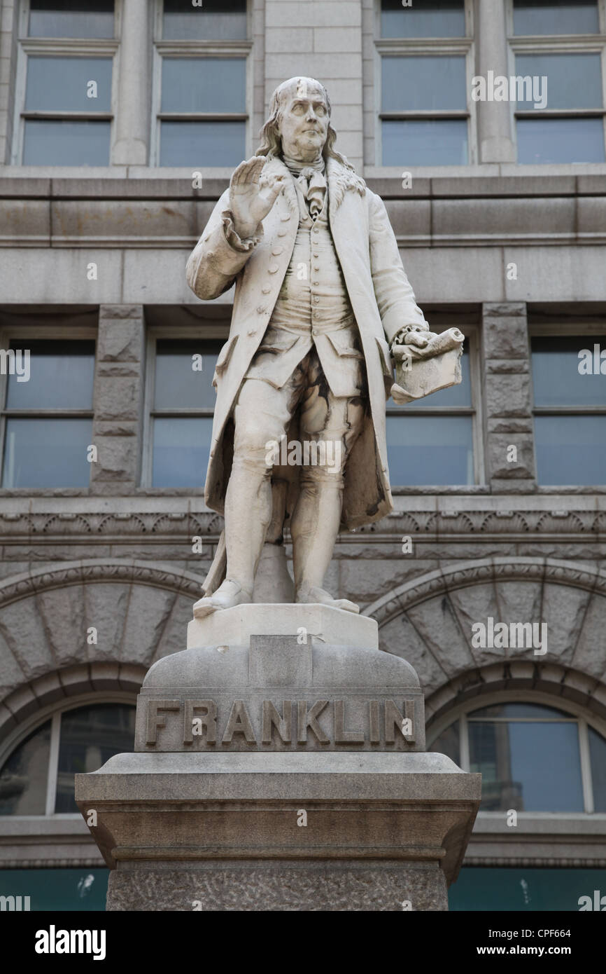 Statue of Benjamin Franklin outside the Old Post Office in Washington ...