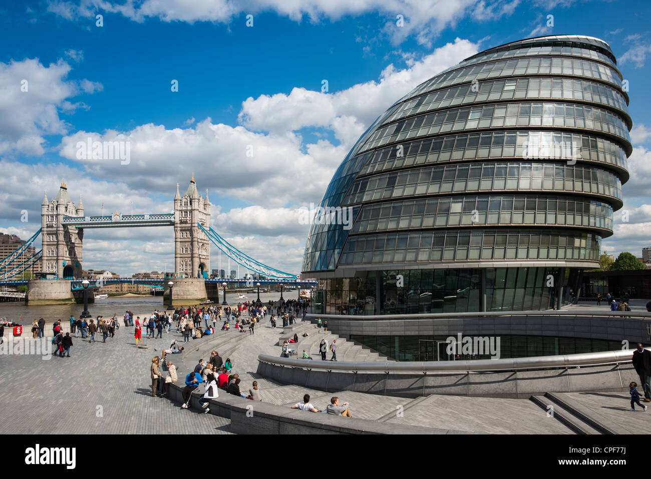 Tower bridge with City hall. London. +++ High res image taken with Carl ...
