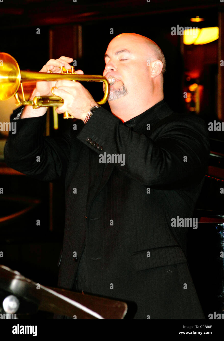 Trumpet player hi-res stock photography and images - Alamy