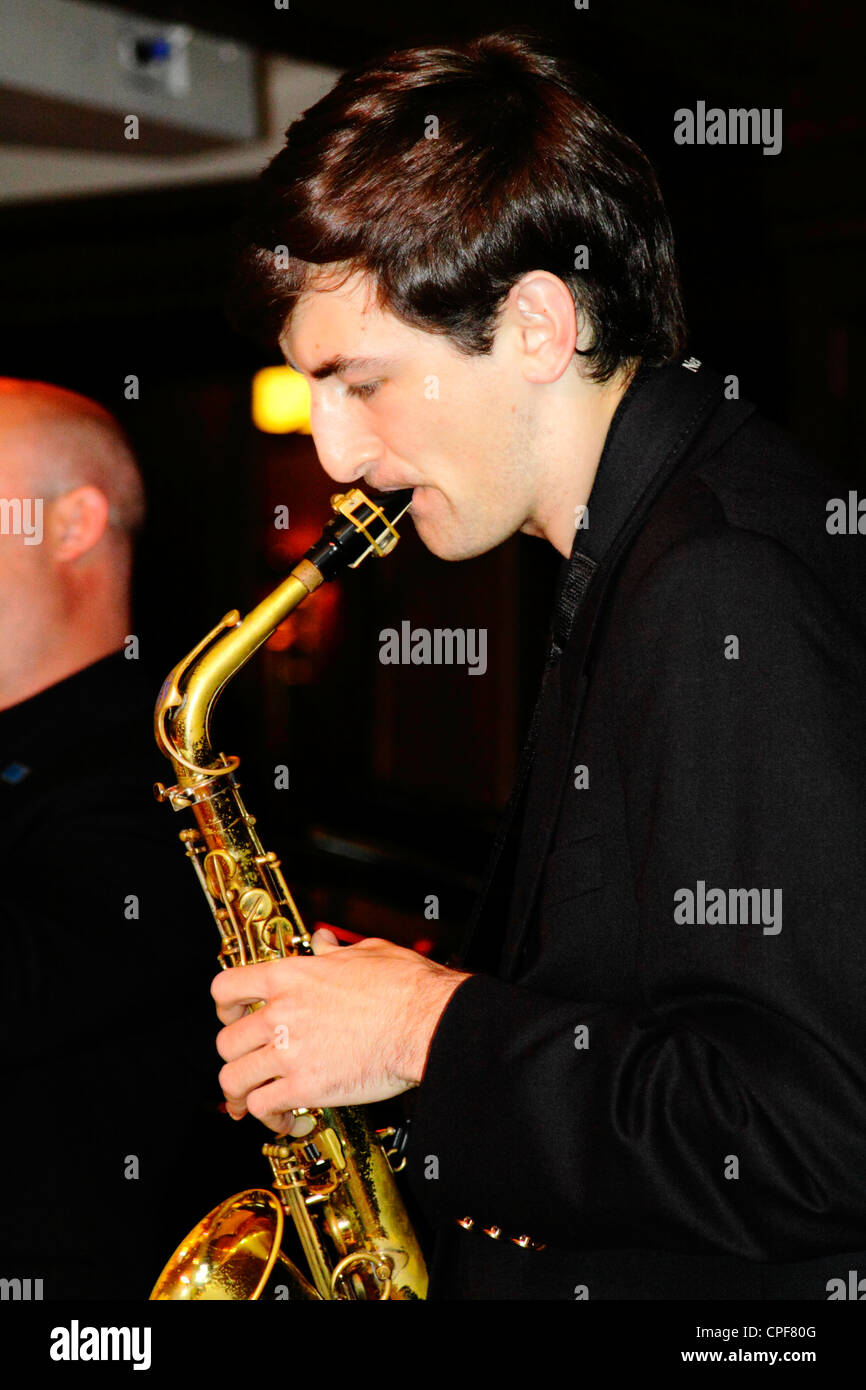 Saxophone horn hi-res stock photography and images - Alamy