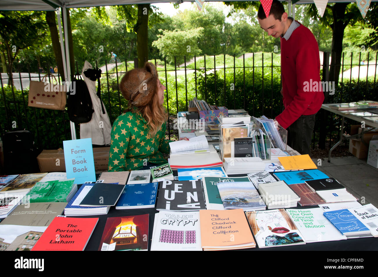 Goldsmith row book market hi-res stock photography and images - Alamy