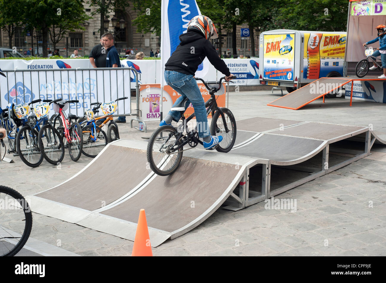 Paris France - Kids learning how to ride bmx Stock Photo - Alamy
