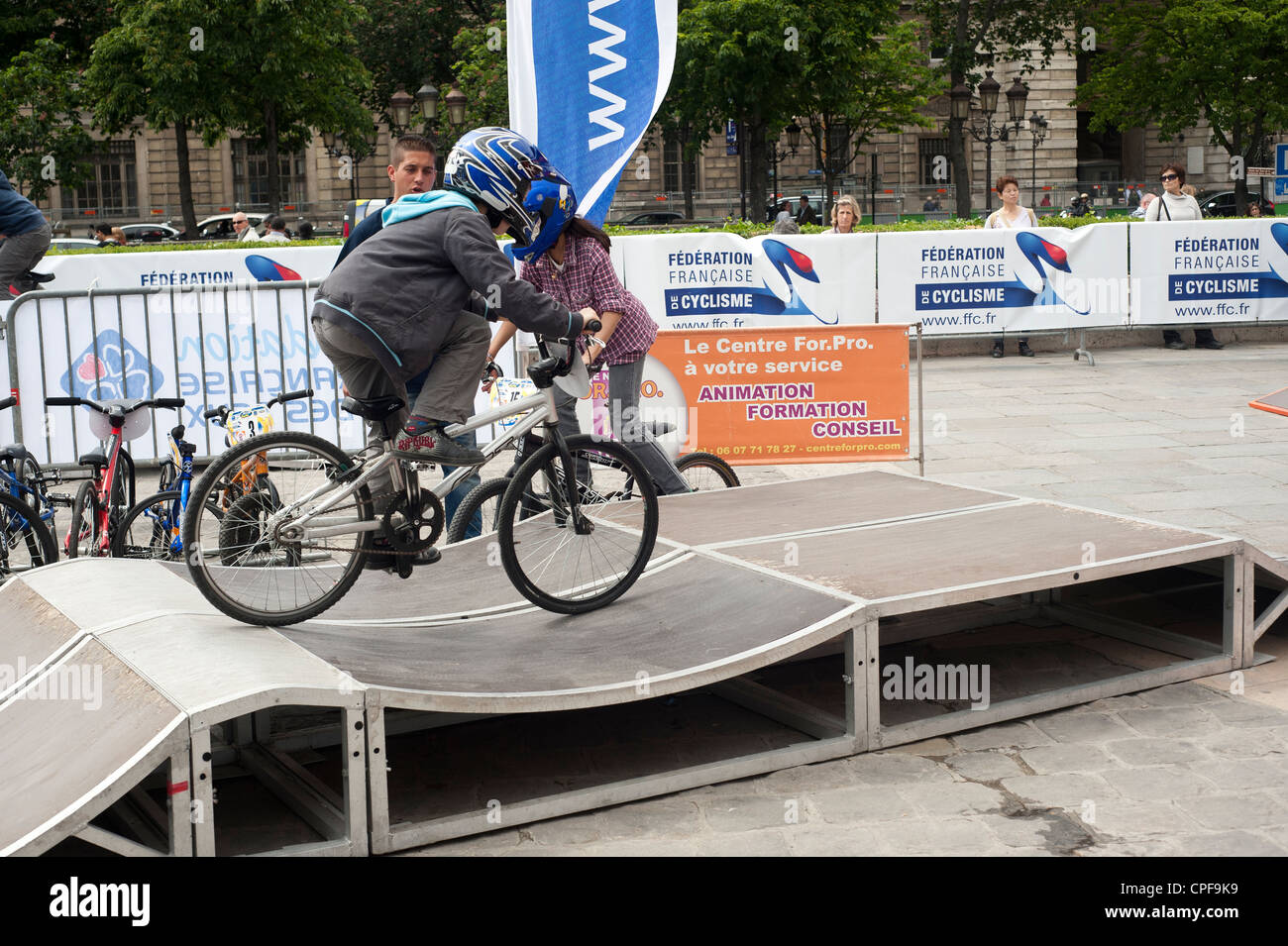 Paris France - Kids learning how to ride bmx Stock Photo - Alamy