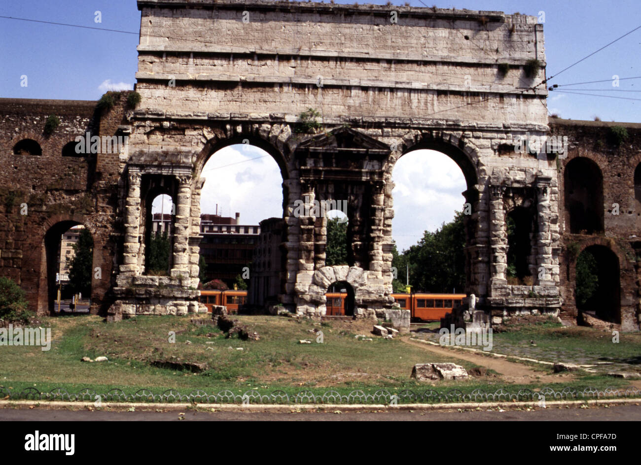 Monuments of roma hi-res stock photography and images - Alamy