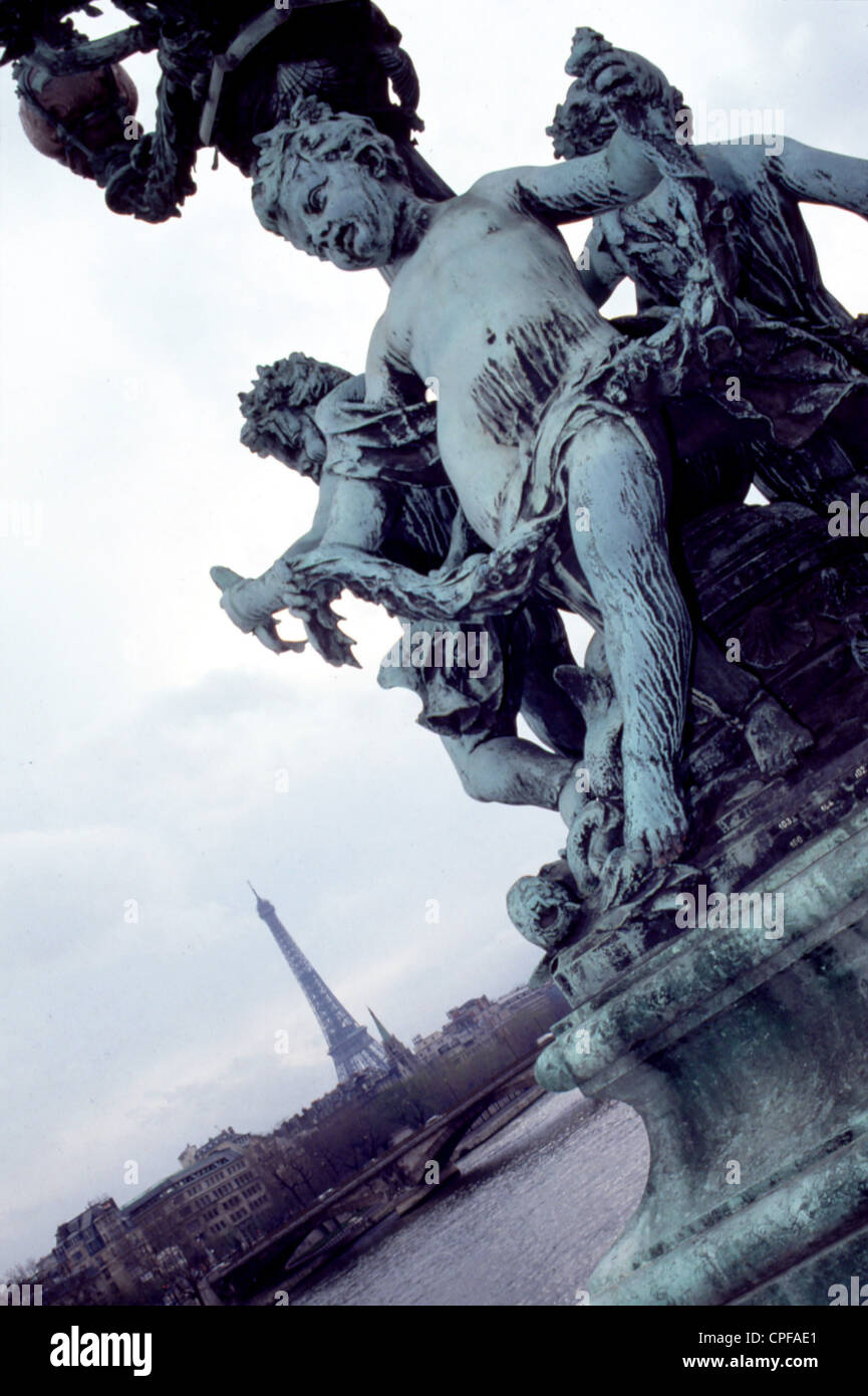 Statues on the Alexander III bridge Stock Photo - Alamy