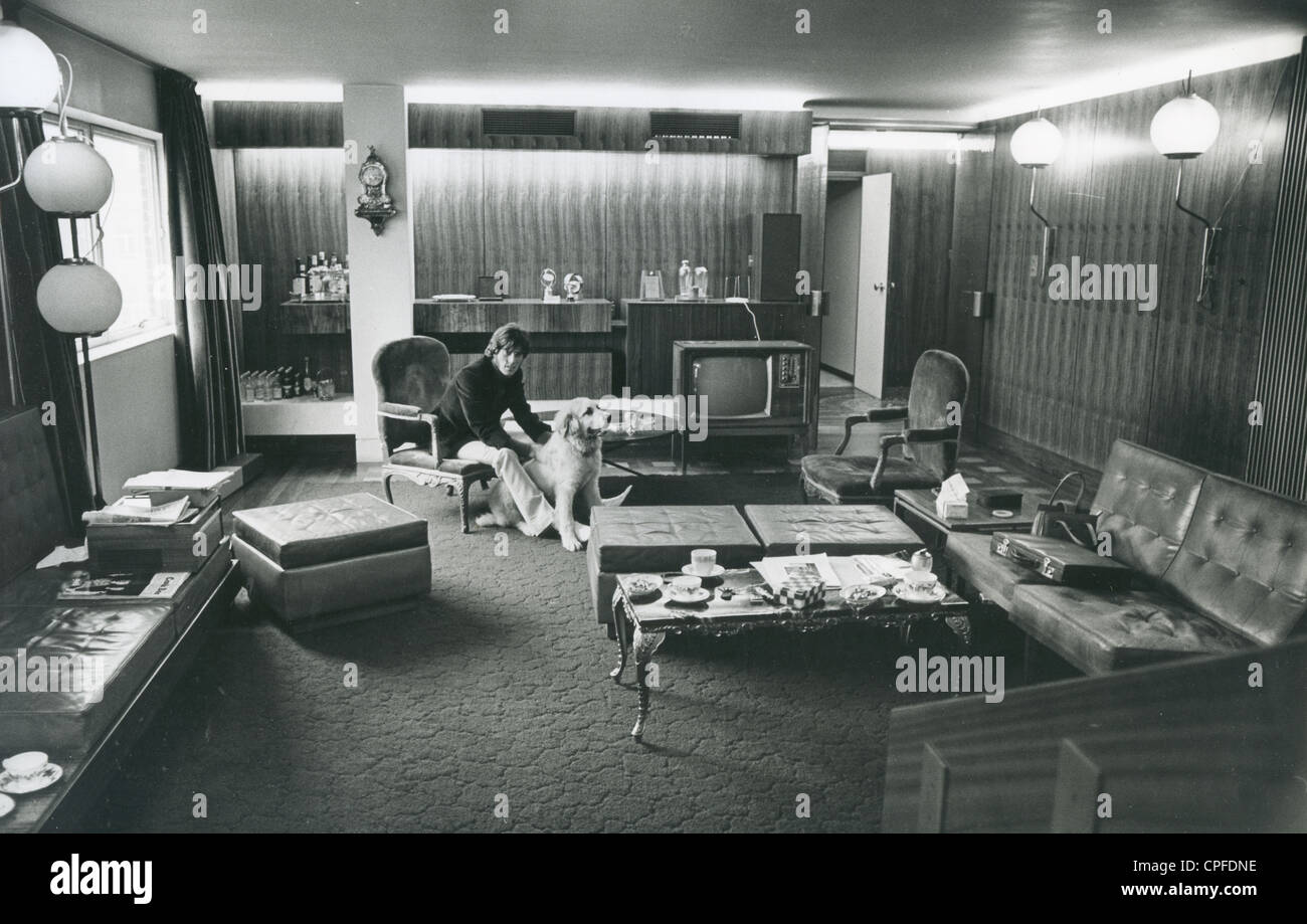 Barry gibb 1968 hi-res stock photography and images - Alamy