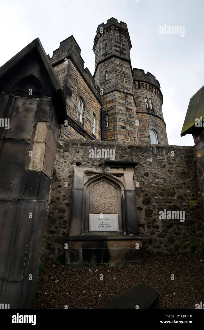 The old Calton Cemetery (burial ground) in the centre of Edinburgh ...