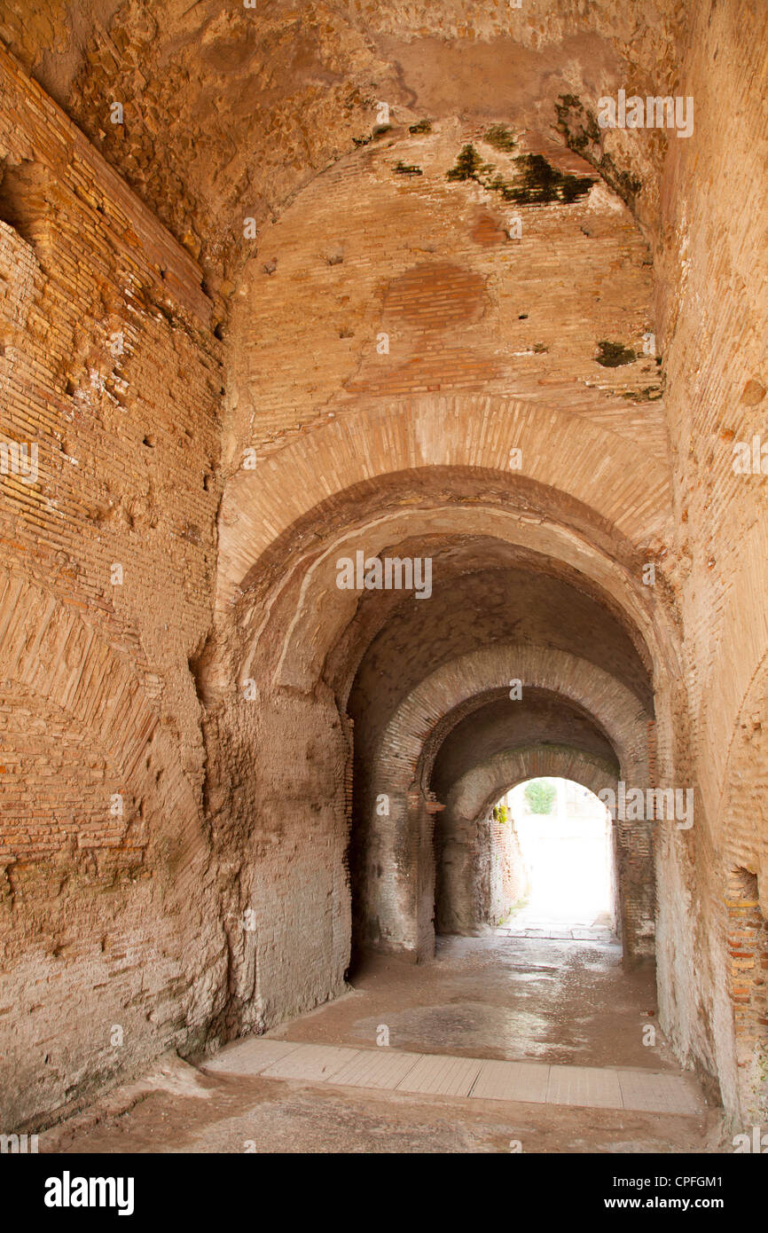 Ancient roman structures hi-res stock photography and images - Alamy