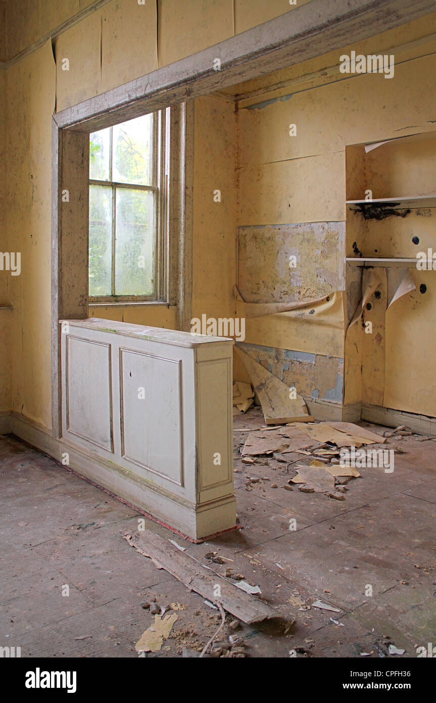 derelict kitchen in abandoned manor Stock Photo - Alamy