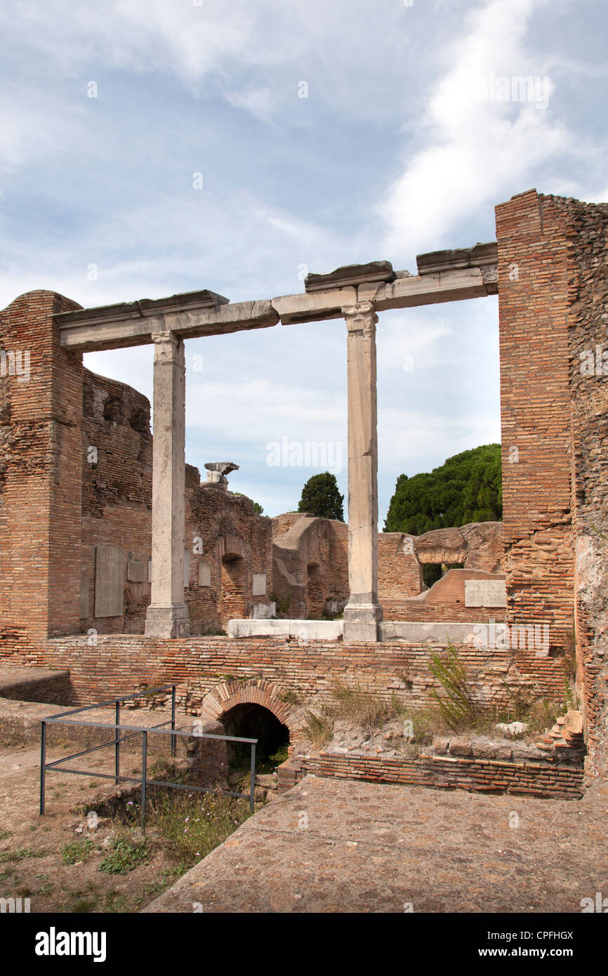 Roman port hi-res stock photography and images - Alamy