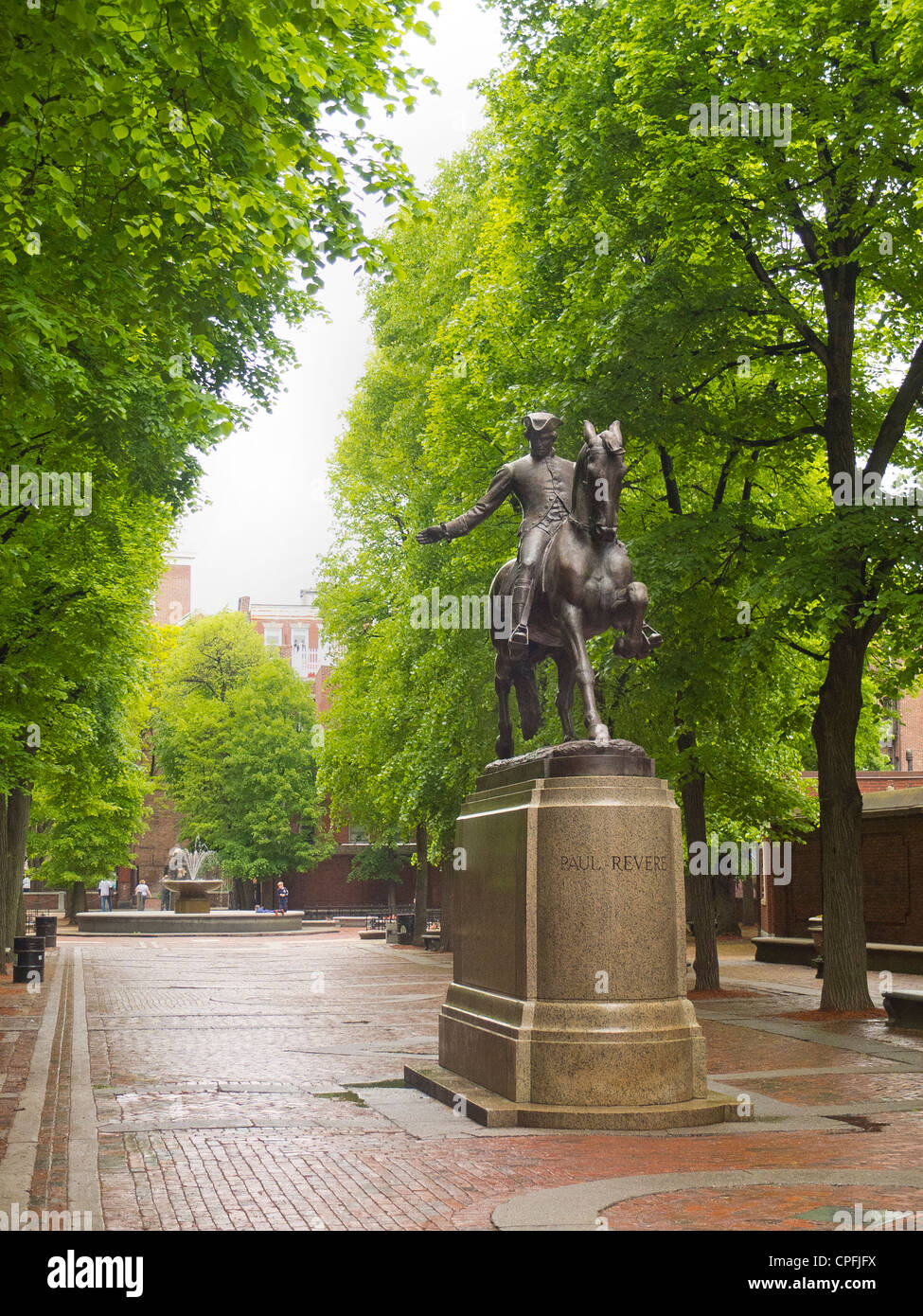 Paul Revere statue in the North End of Boston Stock Photo - Alamy