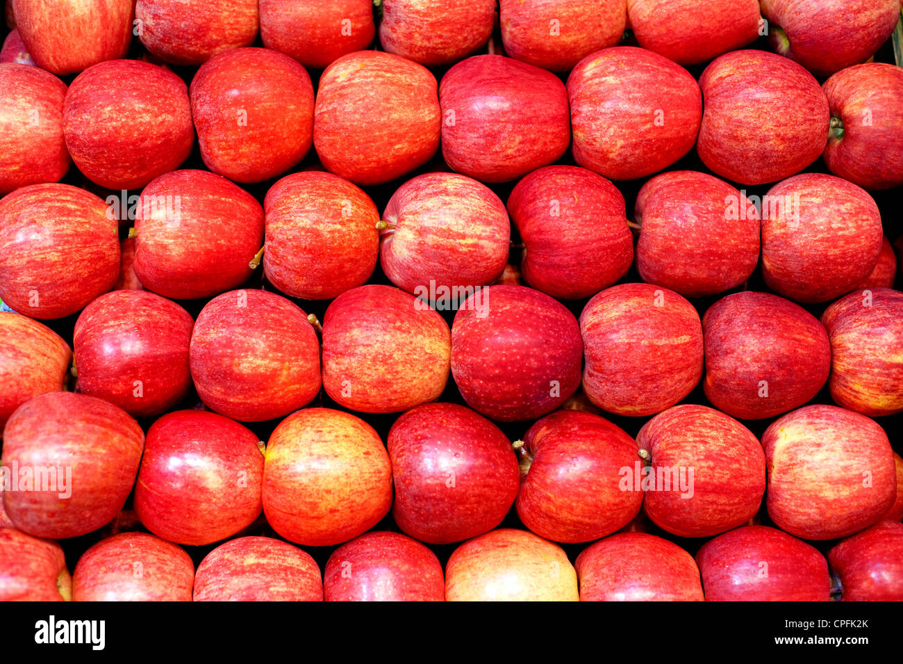 Stacked fruit stand hi-res stock photography and images - Alamy