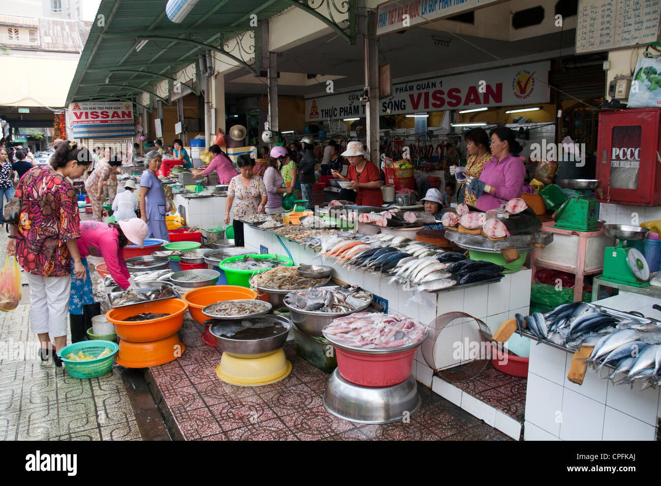 fish markets,stalls, Ho CHi Minh CIty, Saigon, Vietnam women vendors ...