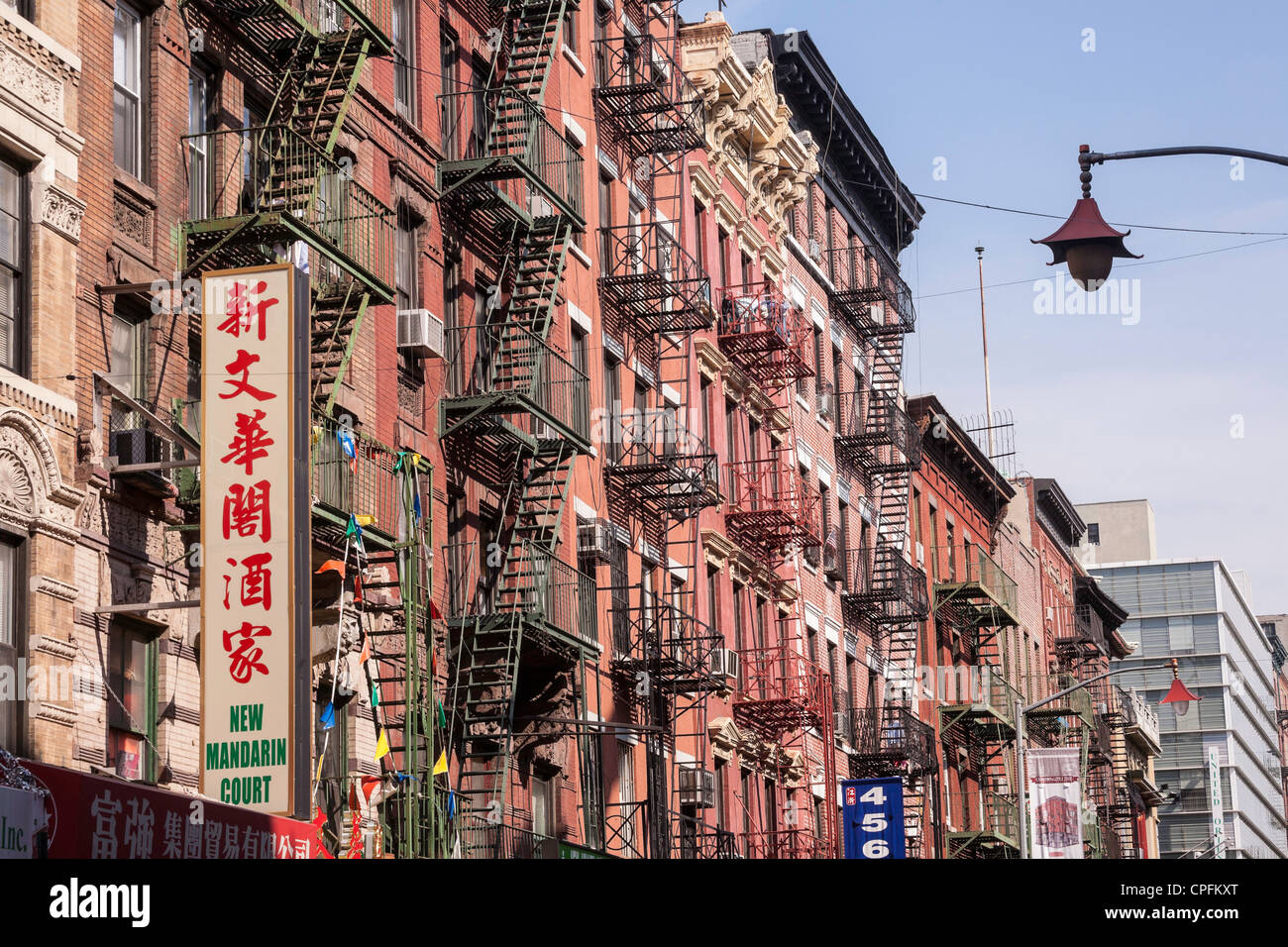 Facades buildings chinatown manhattan hi-res stock photography and ...