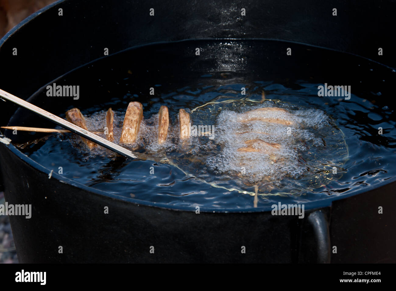Boiling pitch hi-res stock photography and images - Alamy