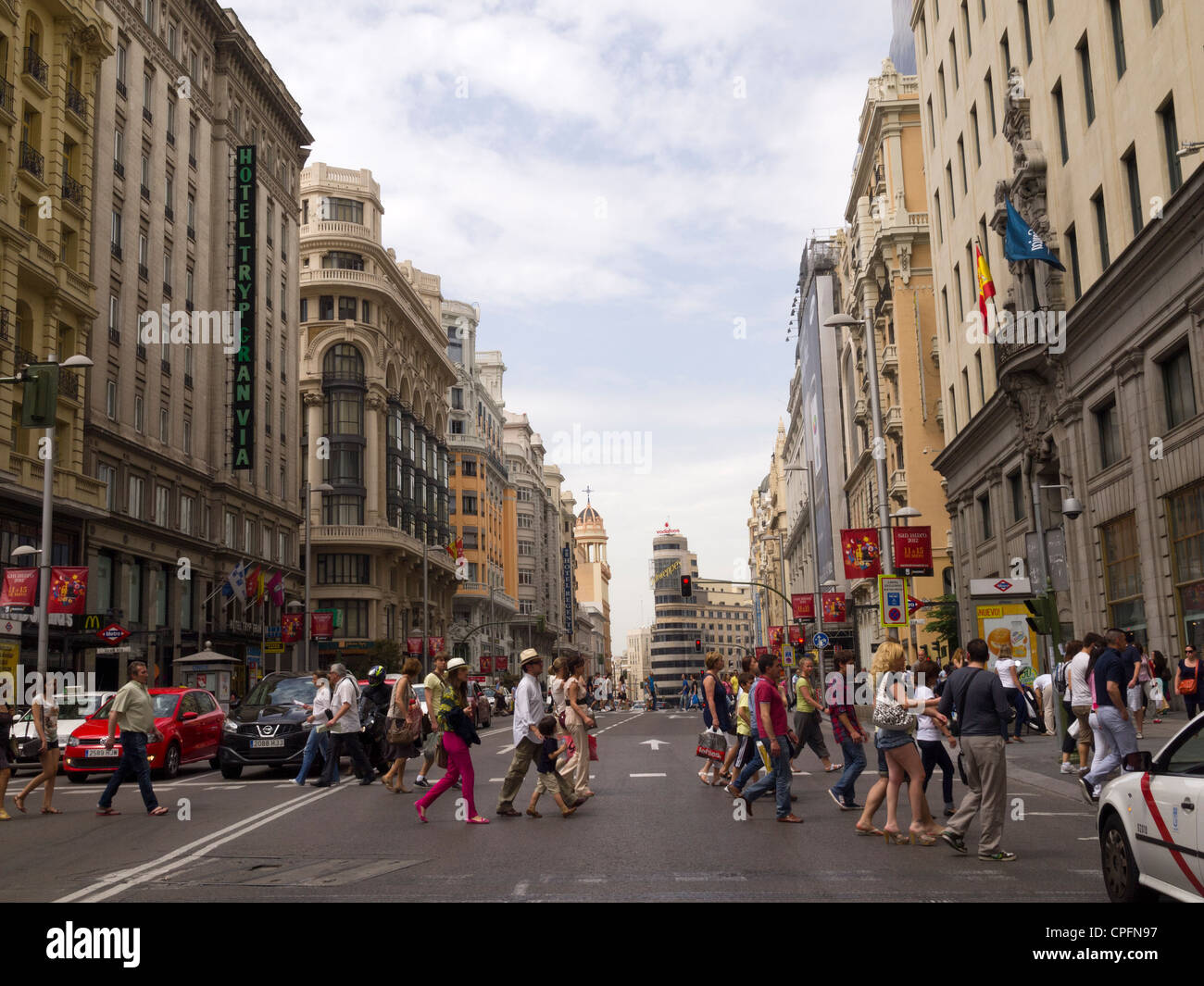 Madrid spain people walking in hi-res stock photography and images - Alamy