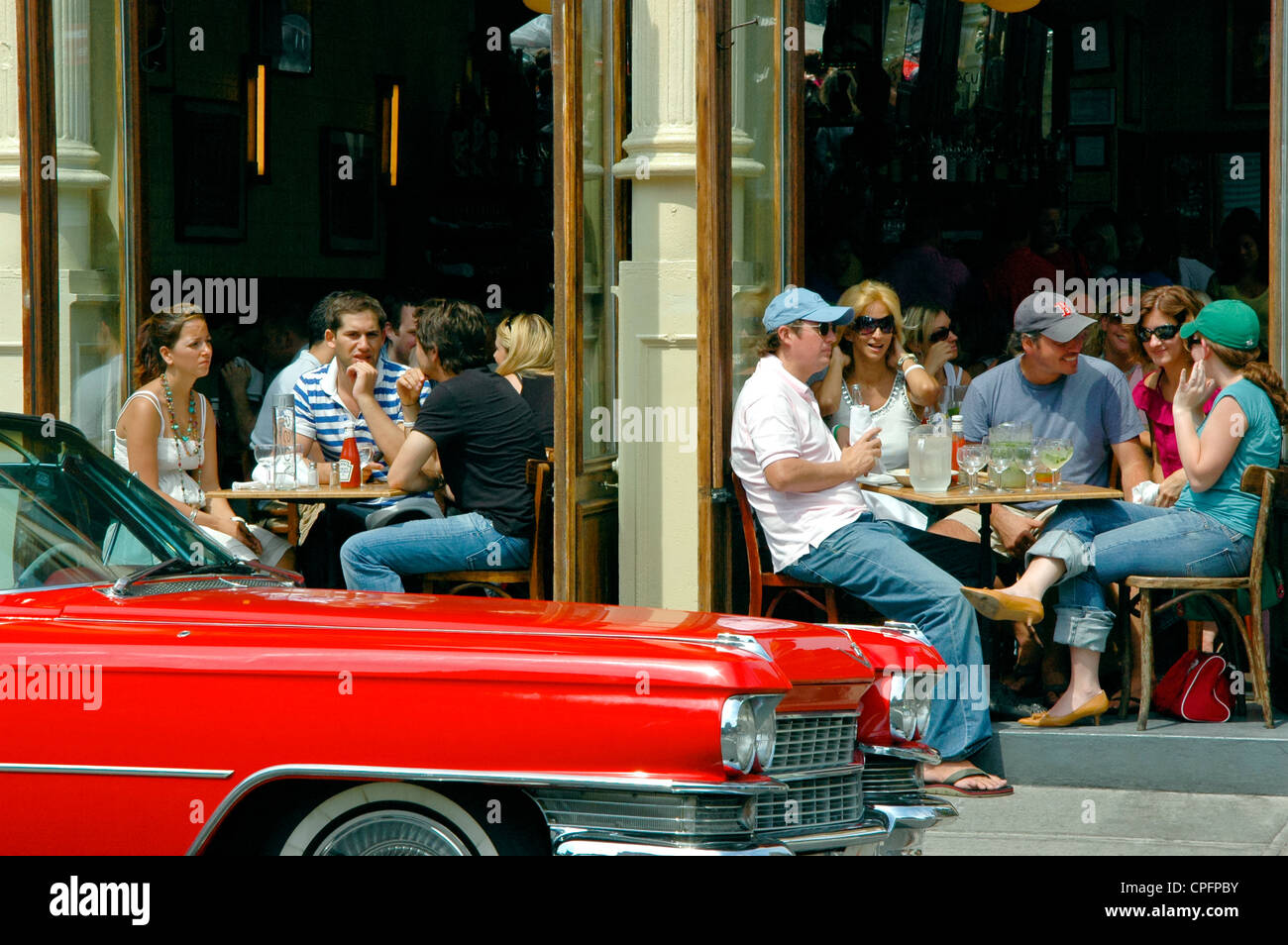 Young New Yorkers enjoying an alfresco lunch in Felix Restaurant and ...
