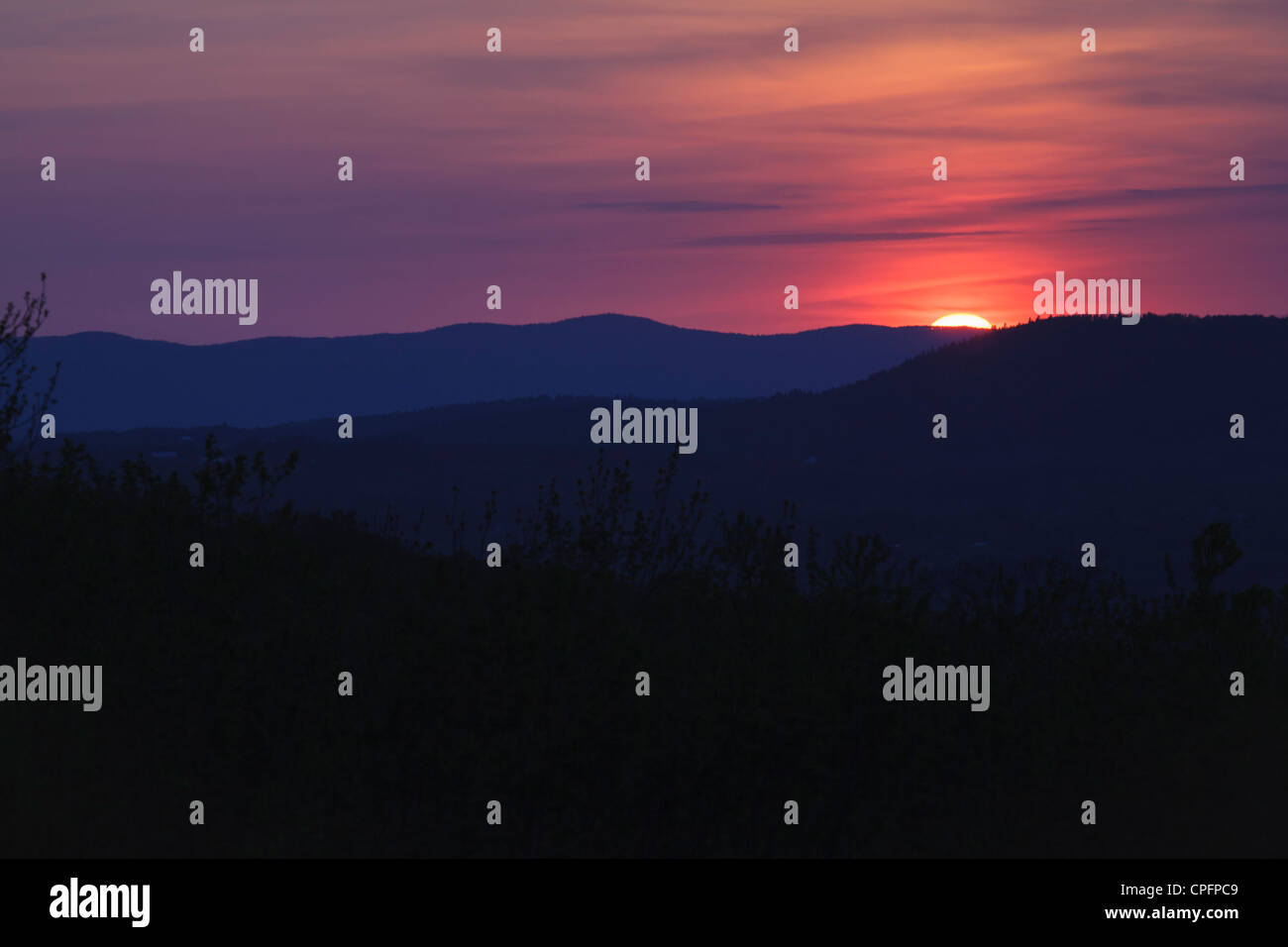 Sunset from along the Franconia Notch Bike Path in the White Mountain ...