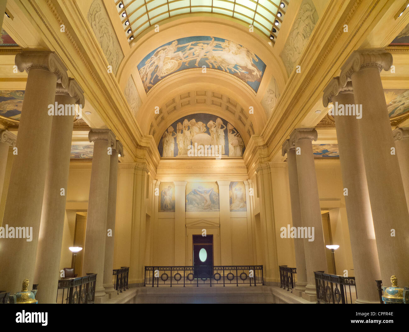 Boston mfa stairs hi-res stock photography and images - Alamy