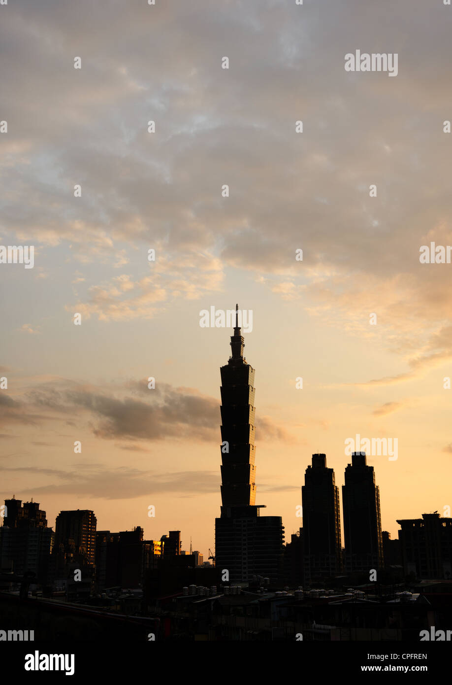 Taipei 101 sunset hi-res stock photography and images - Alamy