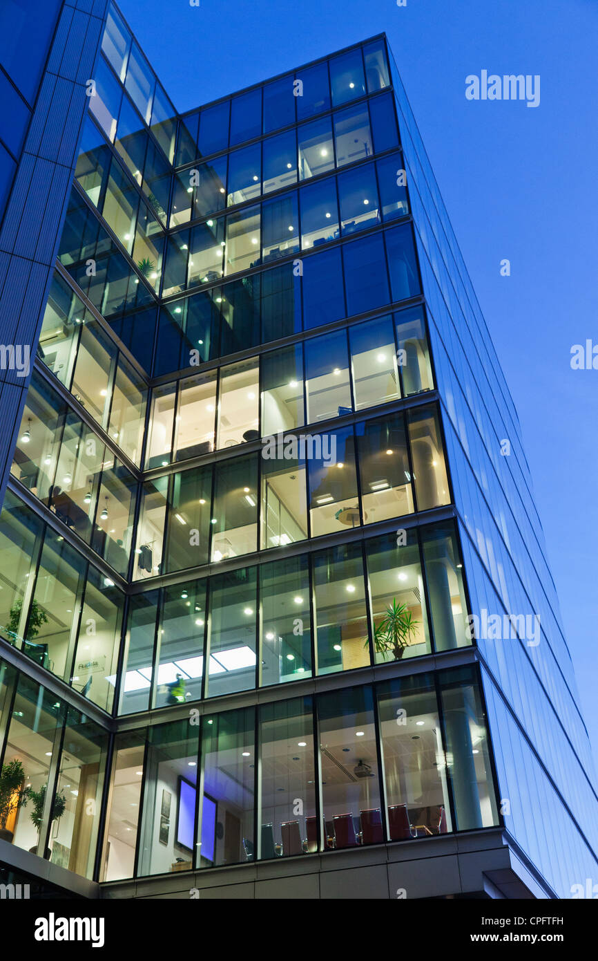 England, London, Southwark, More London Piazza, 6 More London Building ...