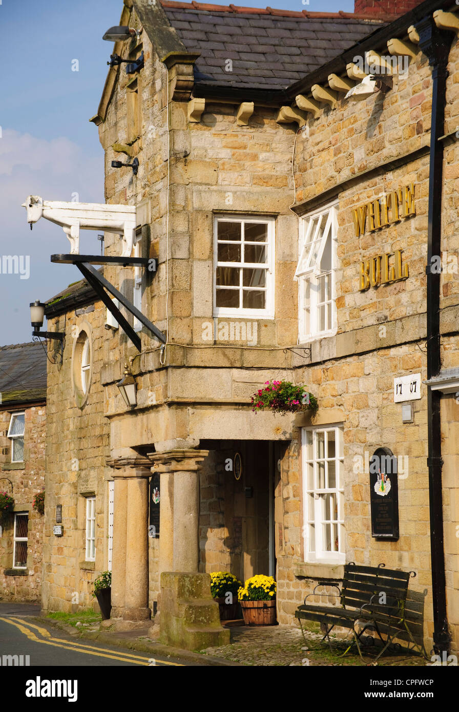 The white bull ribchester hi-res stock photography and images - Alamy