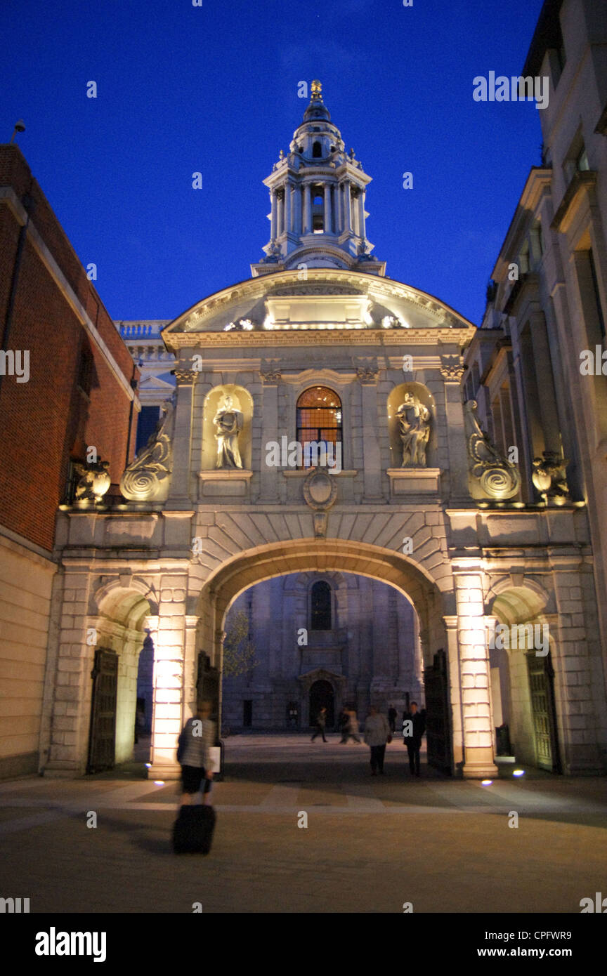 St. Paul's Cathedral and the Temple Bar, Paternoster Square, London EC4 ...